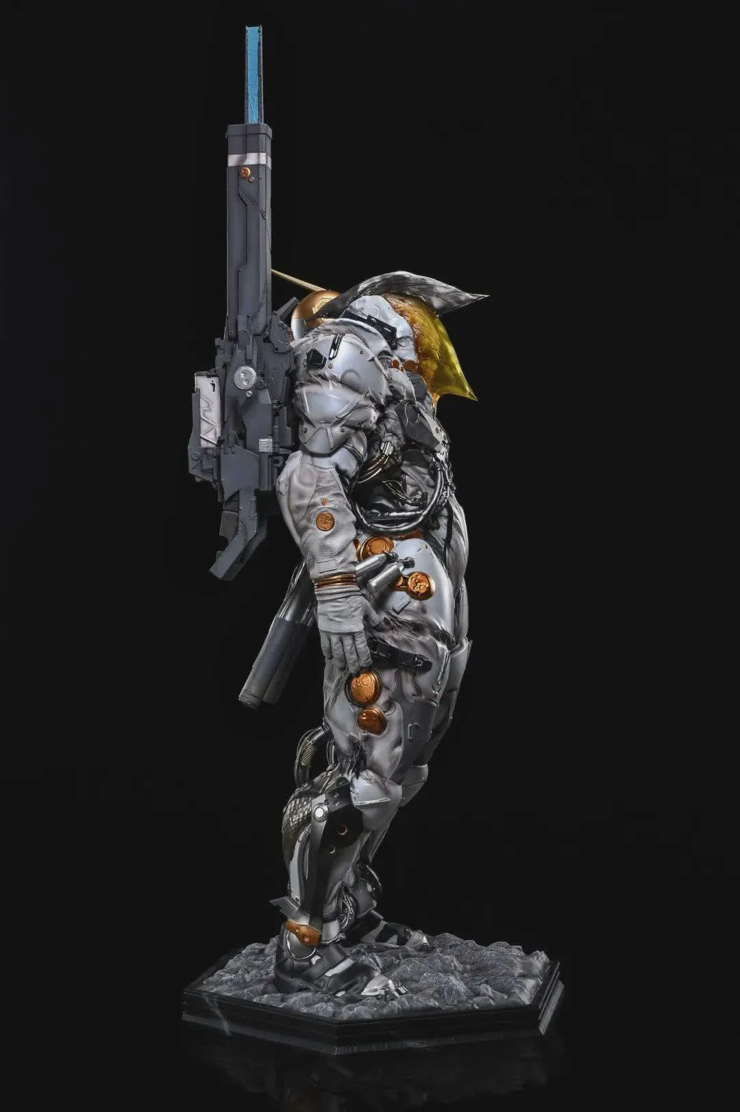 Ludens Astronaut Monster Studio Review - GKLOOP