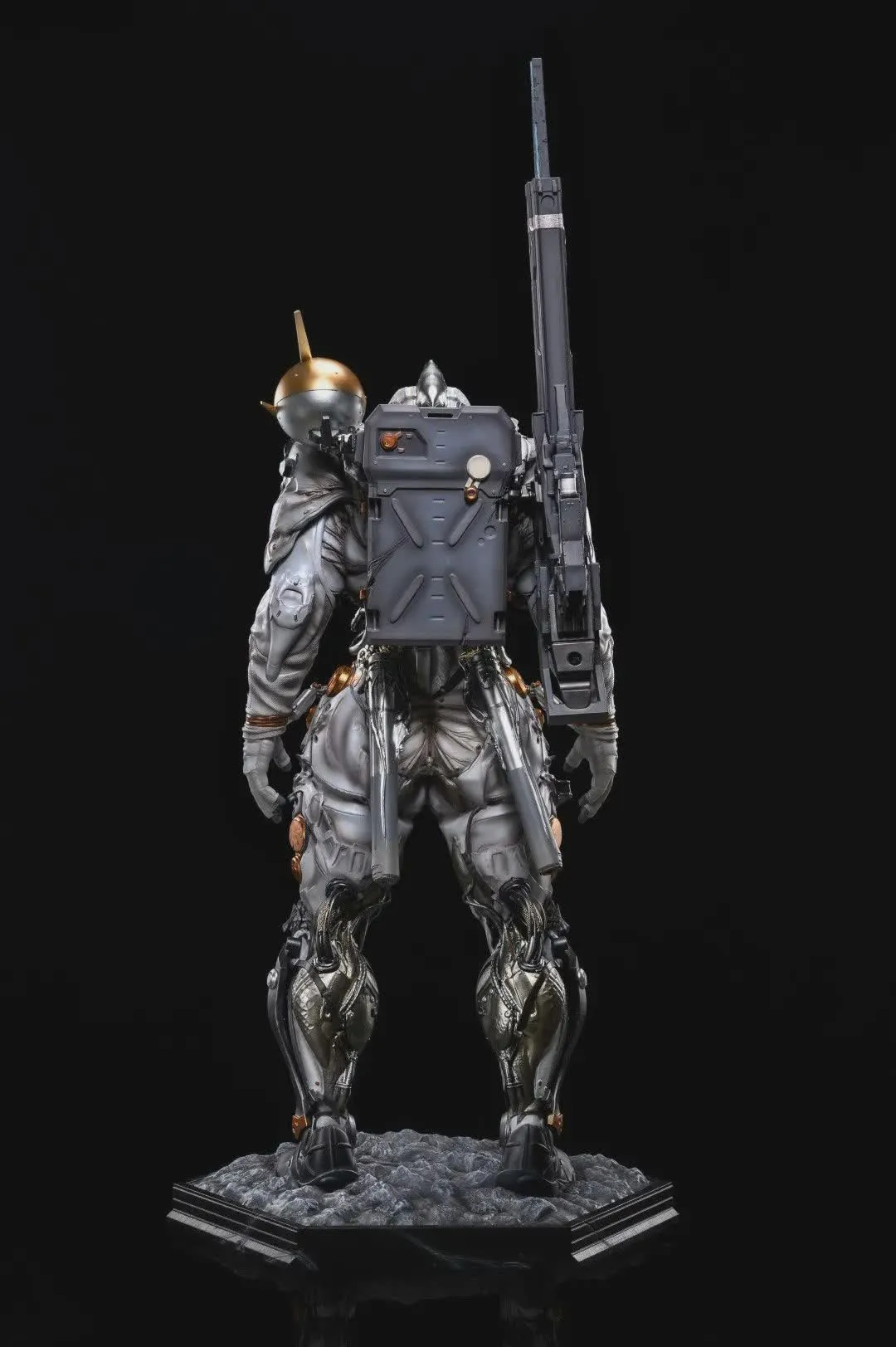 Ludens Astronaut Monster Studio Review - GKLOOP